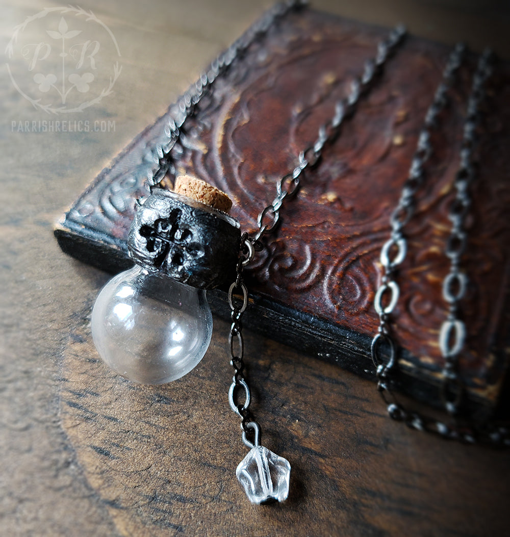 Crosslet Orb & Star Vessel Amulet – Parrish Relics